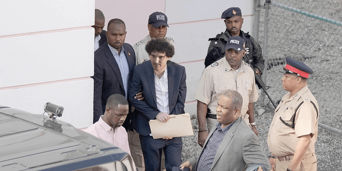 Sam Bankman-Fried fue extraditado a Estados Unidos custodiado por el FBI